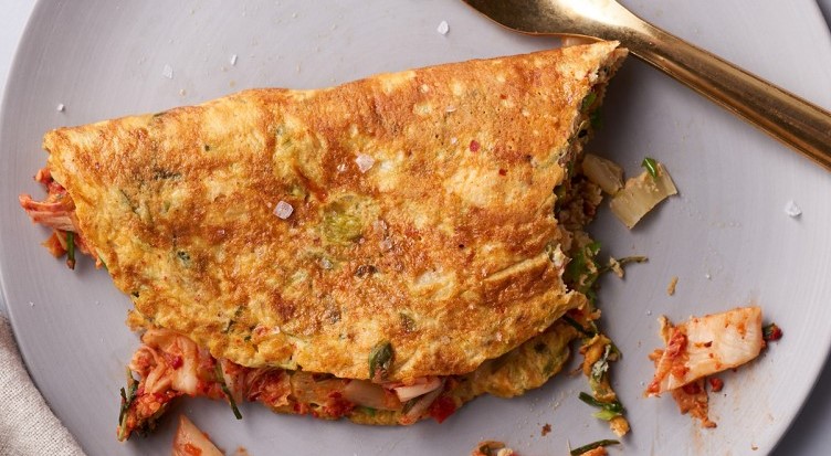 KIMCHI OMLETTE WITH SRIRACHA SYRUP : Ooh La Loire