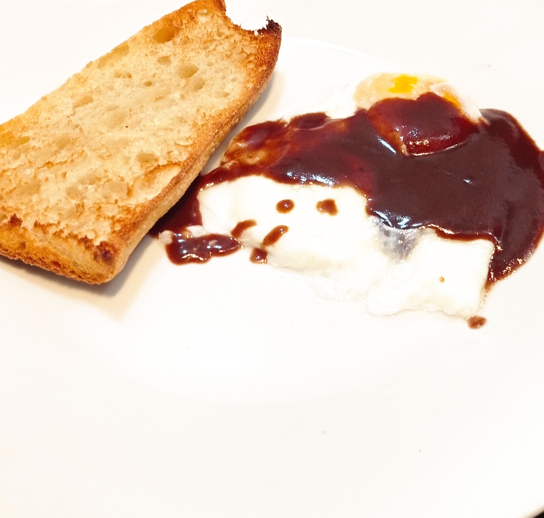 OEUFS EN MEURETTE (EGGS POACHED IN RED WINE) : Ooh La Loire